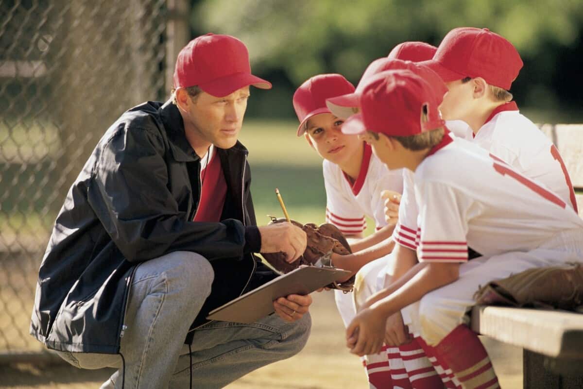9 Responsibilities of a Baseball Manager